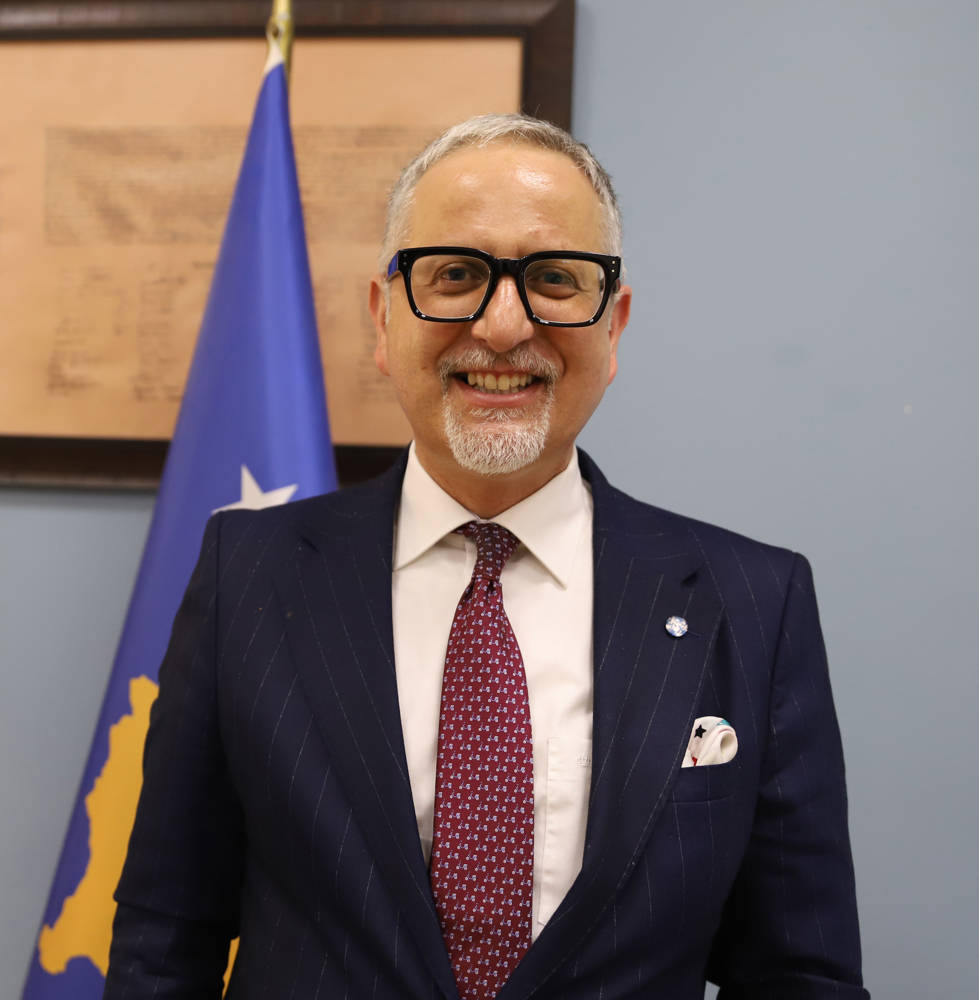 Ministri Arben Vitia